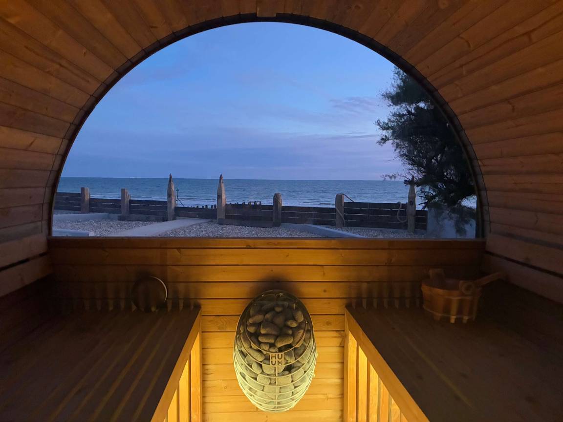 279 M² House ∙ 4 Bedrooms ∙ 9 Guests - Hayling Island