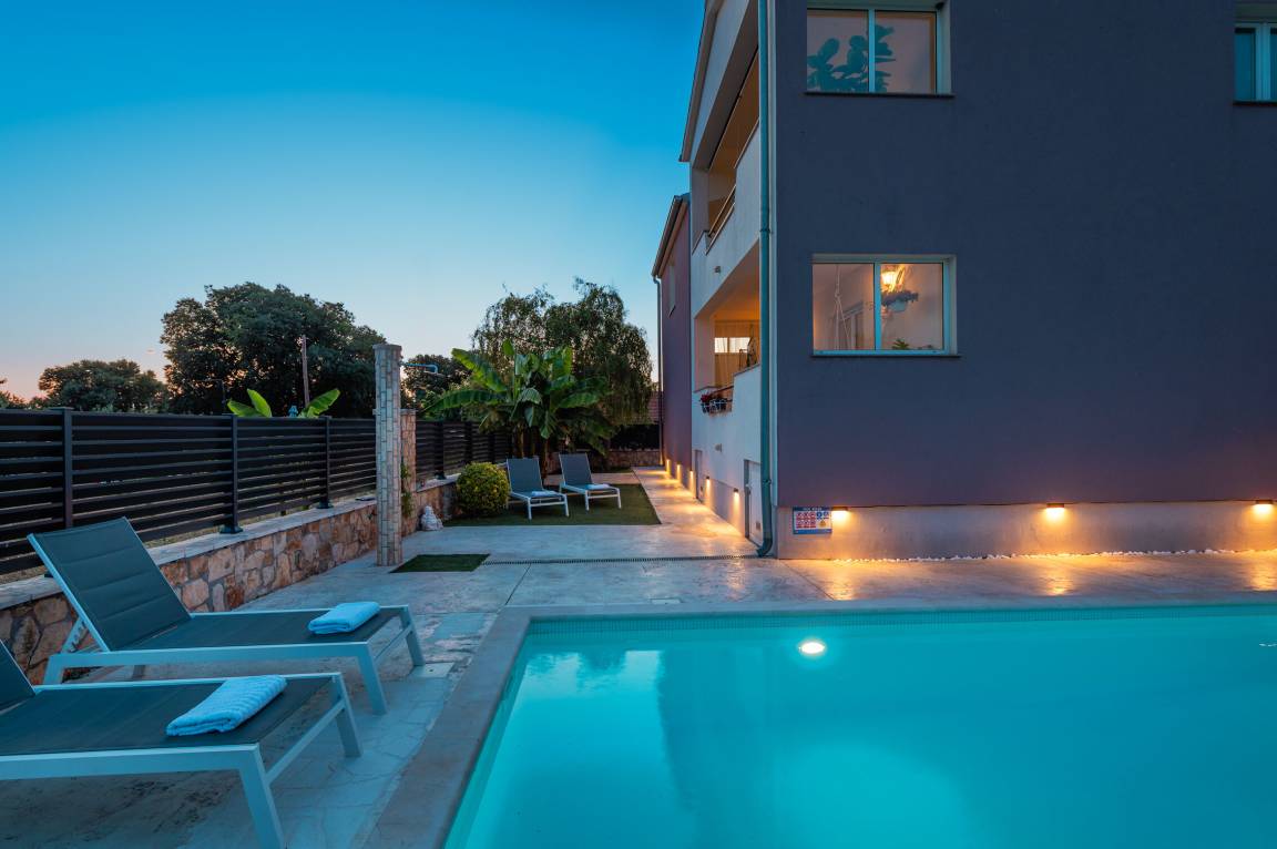 120 M² Casa ∙ 3 Habitaciones ∙ 8 Huéspedes - Knin