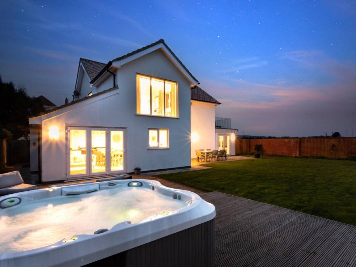 Cottage ∙ 4 Bedrooms ∙ 8 Guests - Sheringham