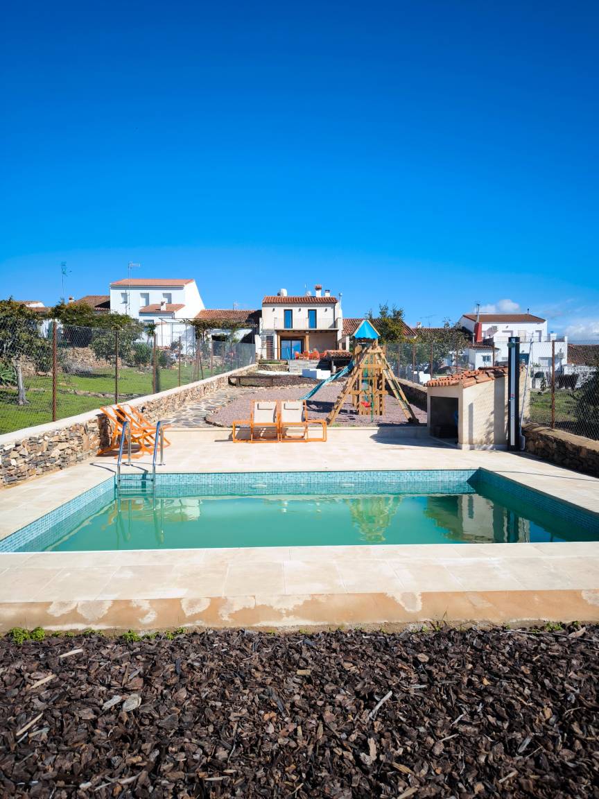 217 M² Talo ∙ 5 Makuuhuonetta ∙ 10 Vierasta - Encinasola