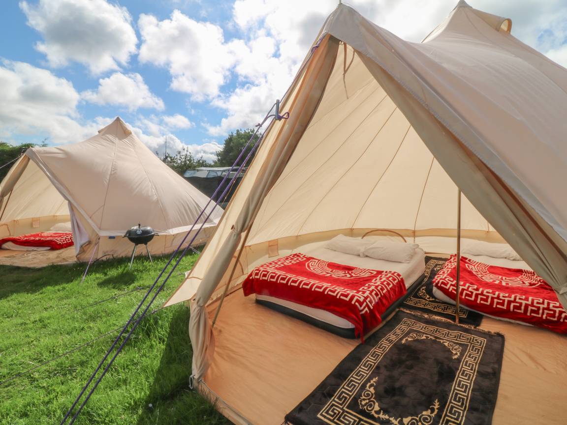 Landhaus ∙ 1 Schlafzimmer ∙ 8 Gäste - Chesterfield