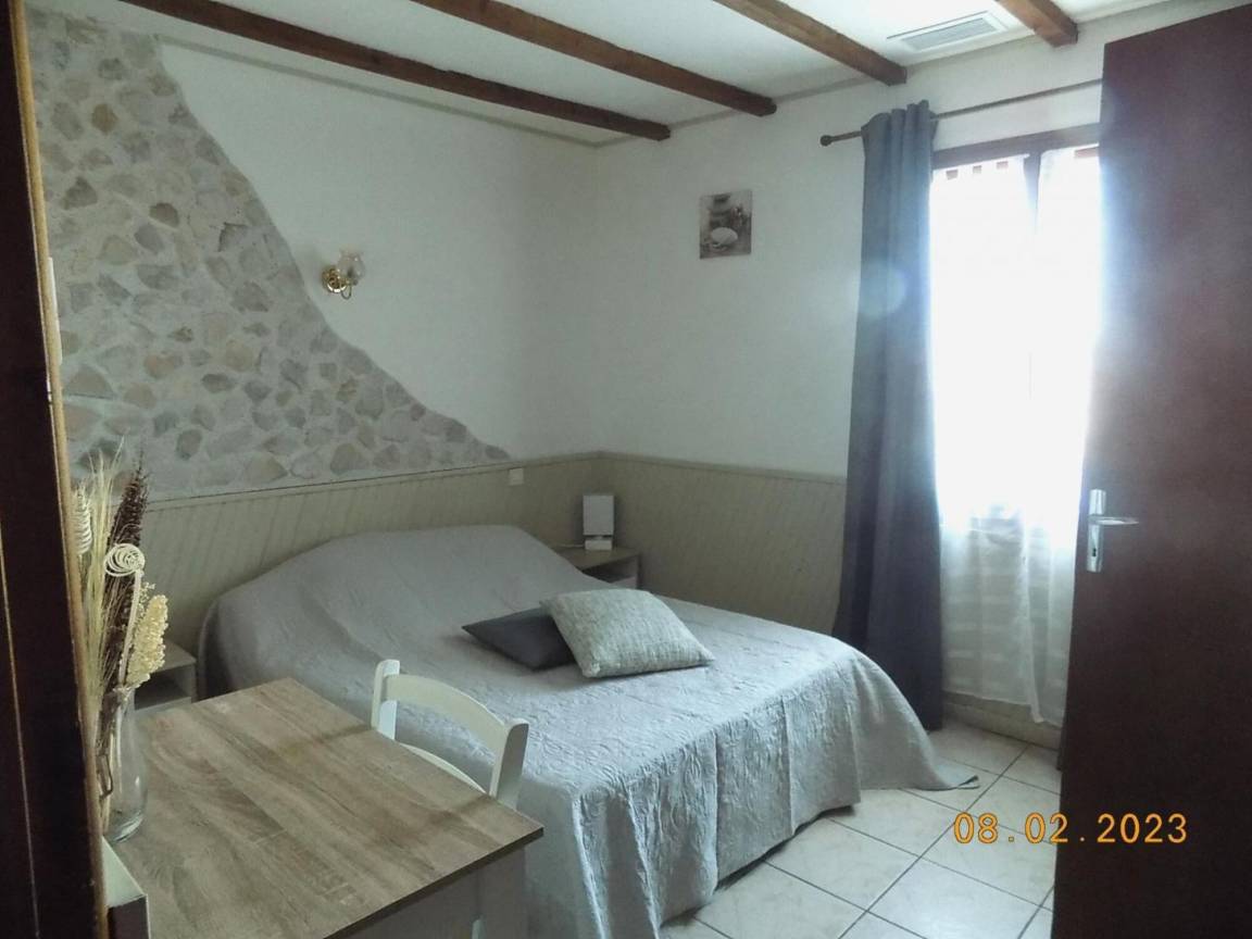 Bed And Breakfast ∙ 1 Bedroom ∙ 2 Guests - Orange, France