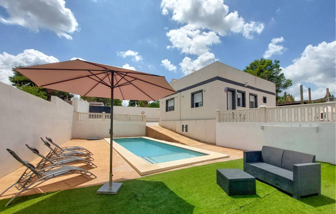 100 M² House ∙ 3 Bedrooms ∙ 7 Guests - Buñol