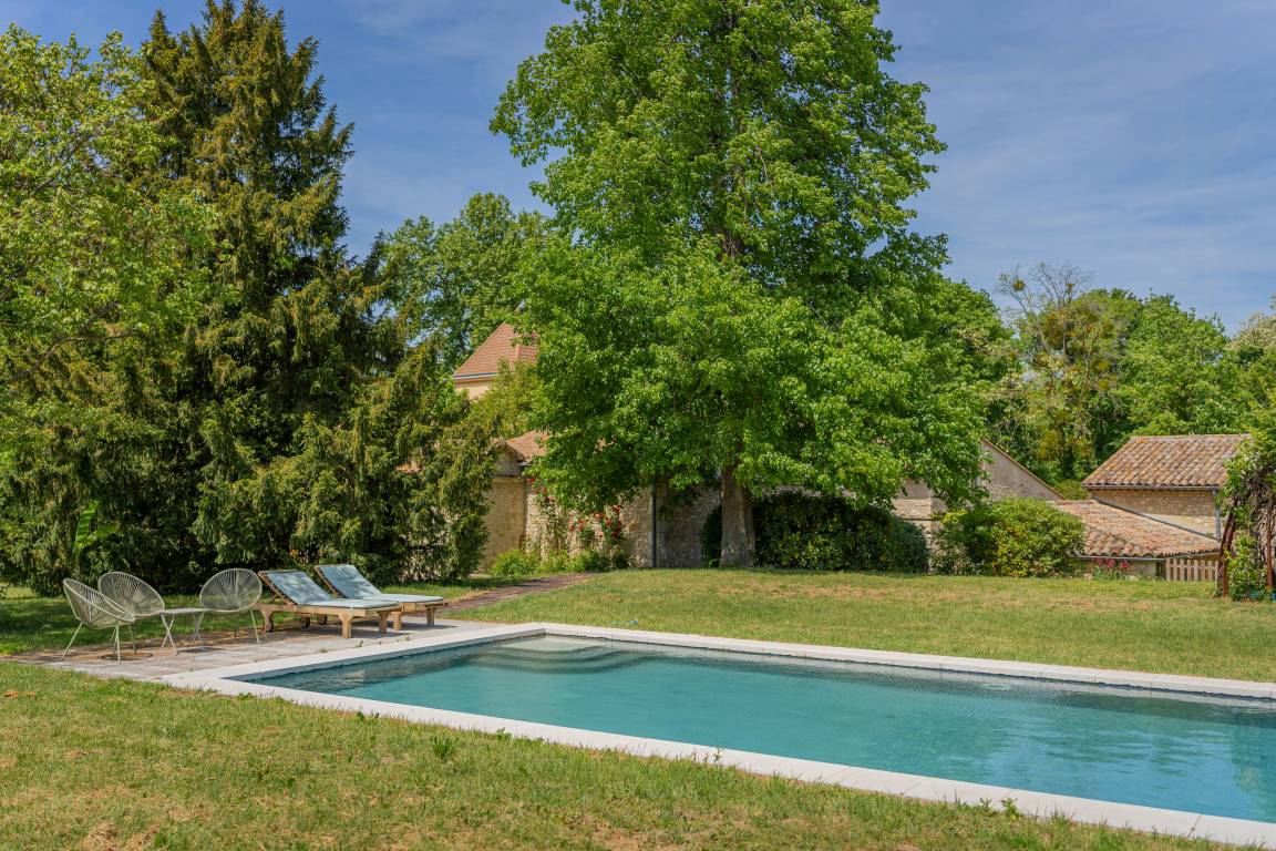 250 M² Maison De Vacances ∙ 3 Chambres ∙ 6 Personnes - Montélimar