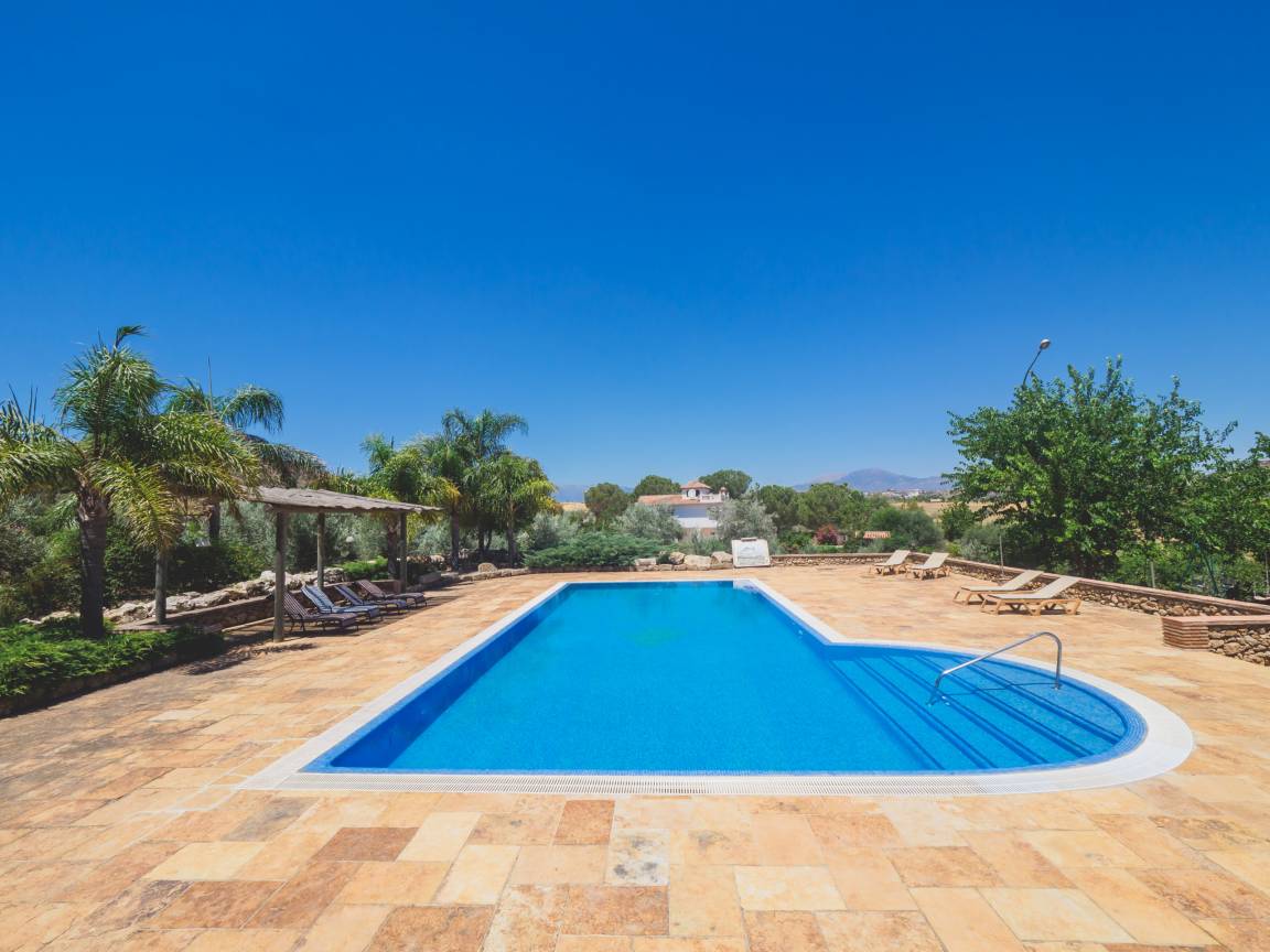 200 M² Cottage ∙ 4 Bedrooms ∙ 8 Guests - Cártama