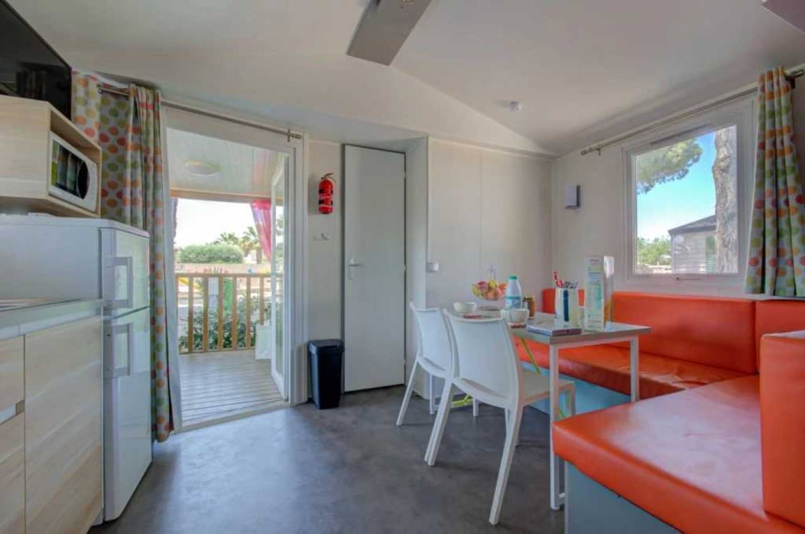 30 M² Camping ∙ 3 Chambres ∙ 6 Personnes - Bessan