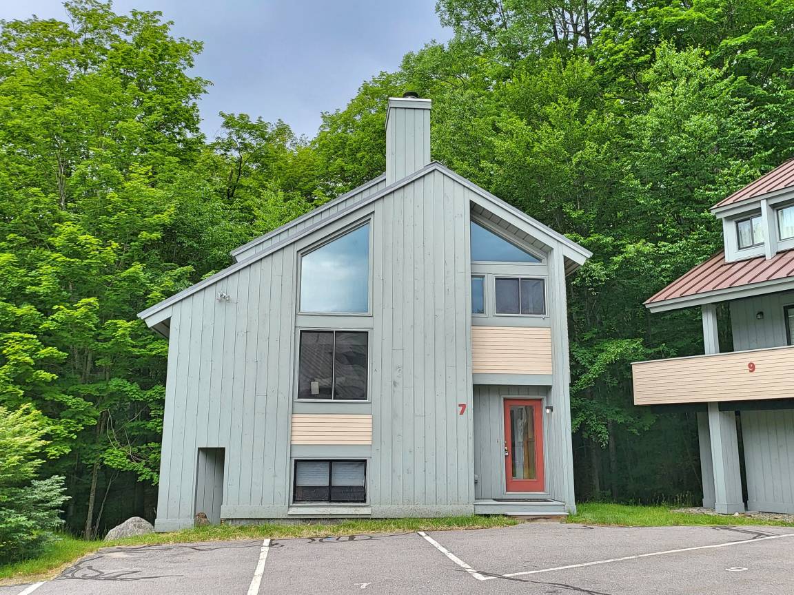 153 M² House ∙ 3 Bedrooms ∙ 8 Guests - New Hampshire (State)