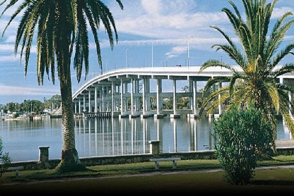 121 M² House ∙ 2 Bedrooms ∙ 6 Guests - Daytona Beach, FL