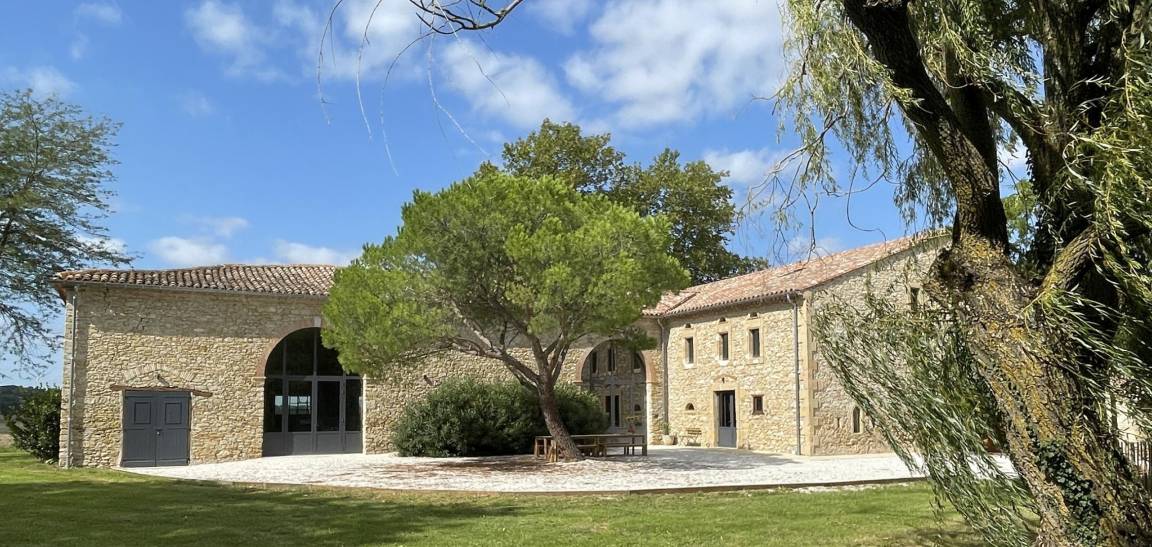 300 M² Gîte ∙ 6 Chambres ∙ 15 Personnes - Revel