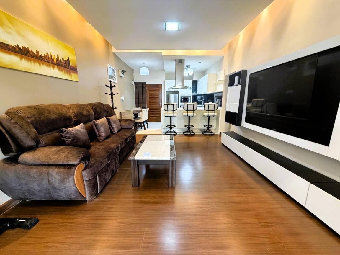 81 M² Appartement ∙ 2 Chambres ∙ 4 Personnes - Pattaya
