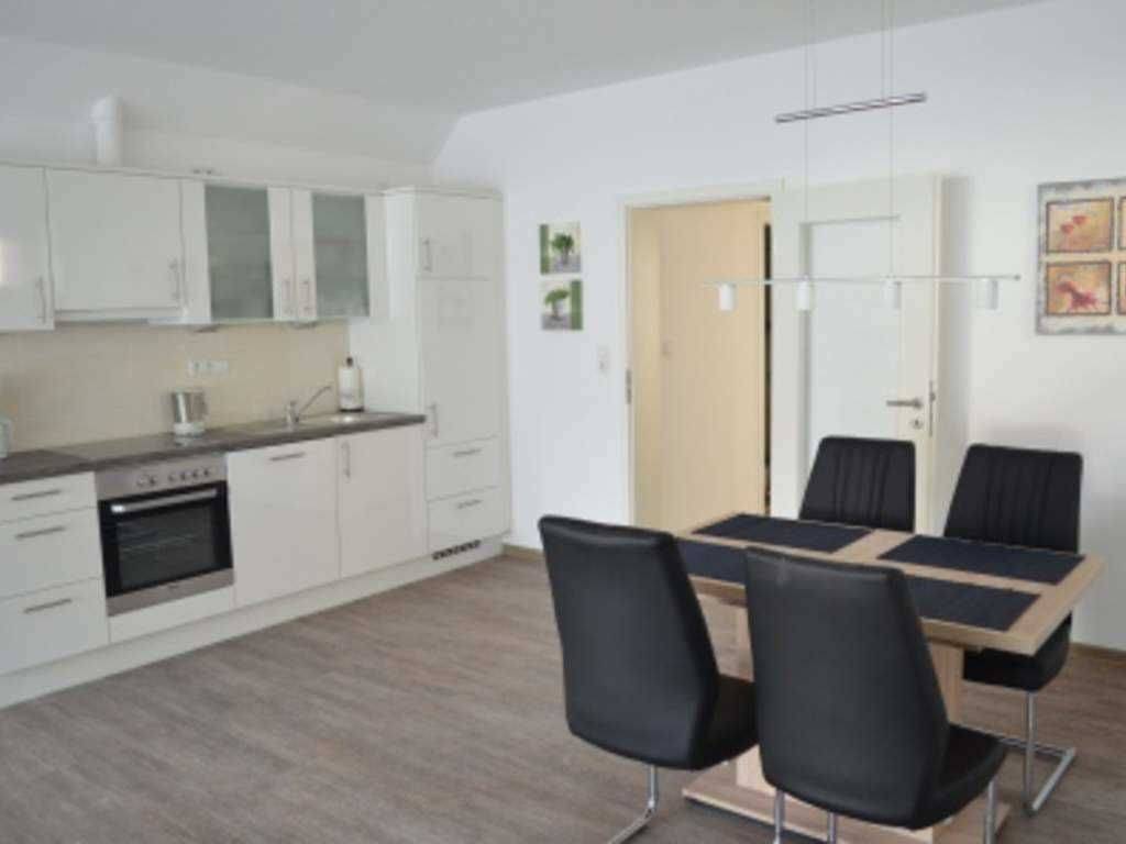 78 M² Apartment ∙ 2 Bedrooms ∙ 4 Guests - Leer