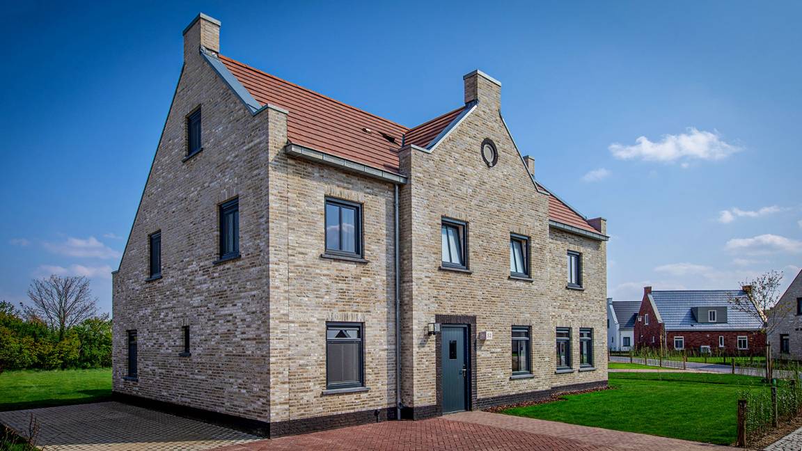 340 M² Casa ∙ 10 Quartos ∙ 20 Hóspedes - Roermond