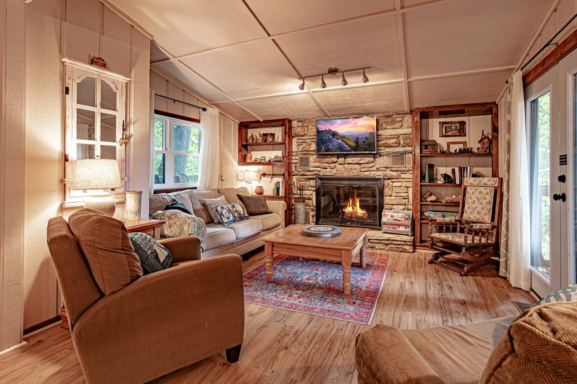 189 M² House ∙ 3 Bedrooms ∙ 8 Guests - Lake Lure, NC