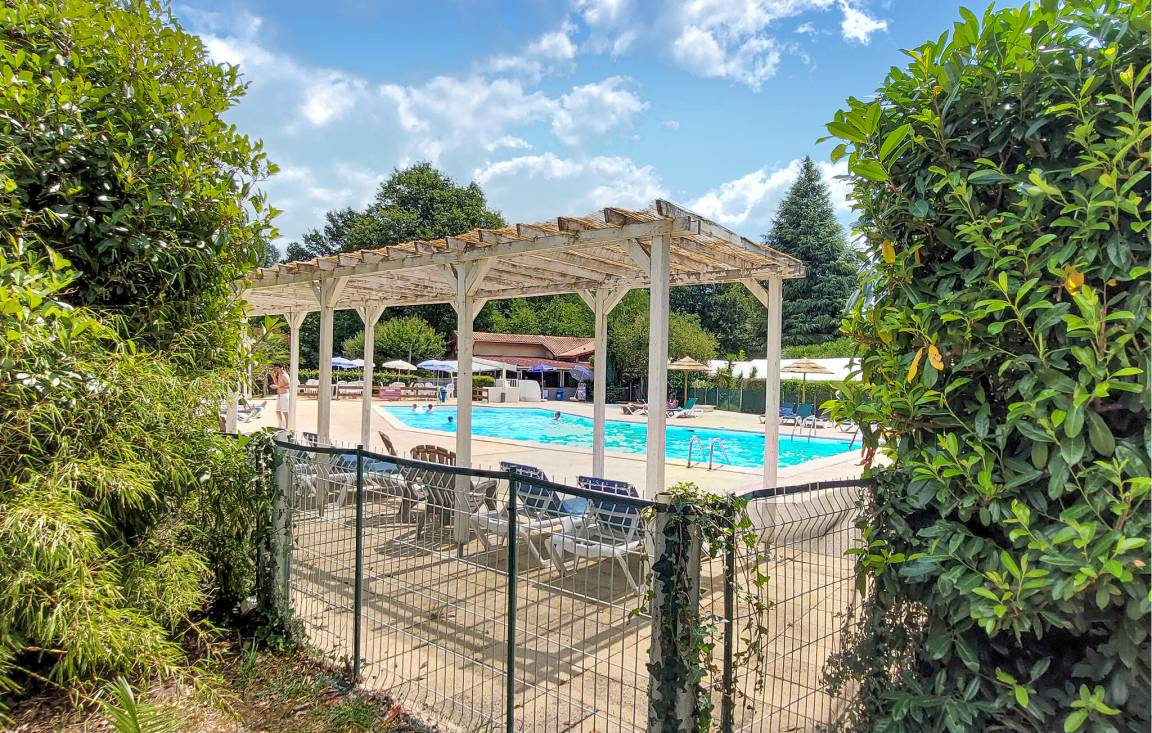 30 M² Camping ∙ 2 Chambres ∙ 4 Personnes - Saint-Paul-lès-Dax