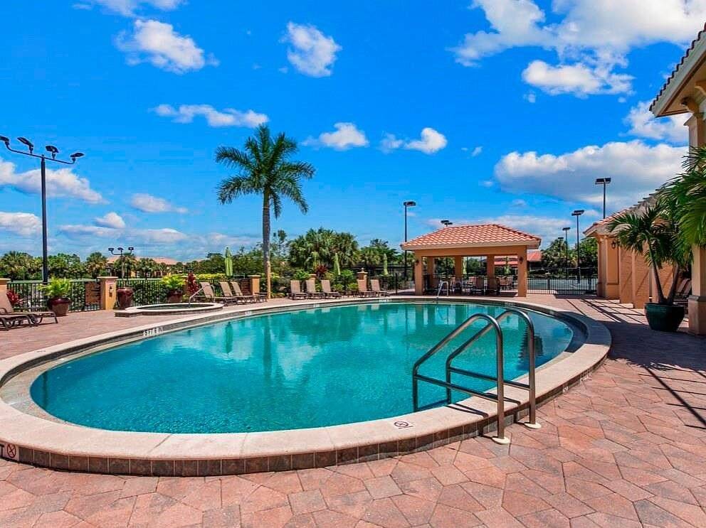 211 M² Ferienhaus ∙ 3 Schlafzimmer ∙ 6 Gäste - Bonita Springs, FL