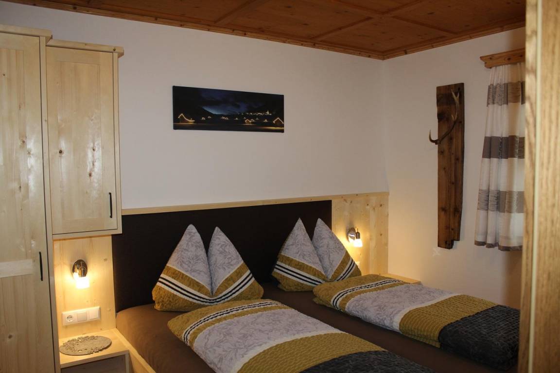 70 M² Ferienwohnung ∙ 1 Schlafzimmer ∙ 4 Gäste - Obertilliach