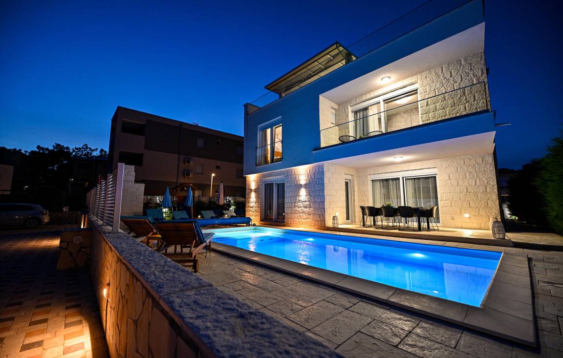 260 M² Ferienhaus ∙ 4 Schlafzimmer ∙ 8 Gäste - Vir, Kroatien