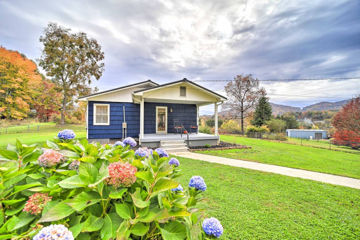 120 M² House ∙ 2 Bedrooms ∙ 4 Guests - Asheville, NC