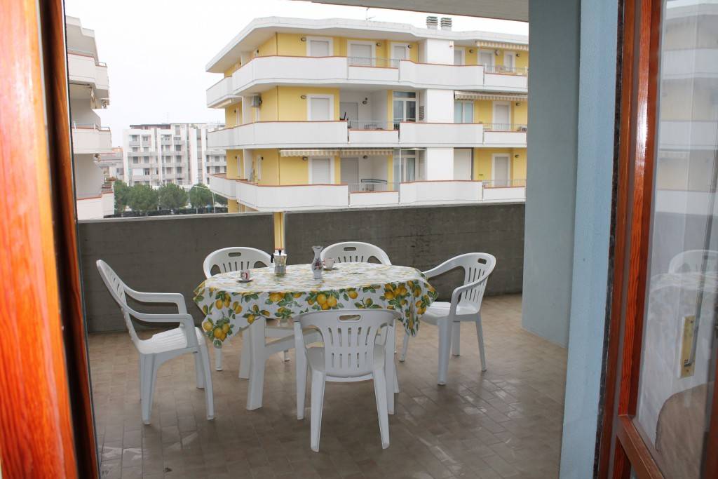 100 M² Huoneisto ∙ 2 Makuuhuonetta ∙ 6 Vierasta - Alba Adriatica