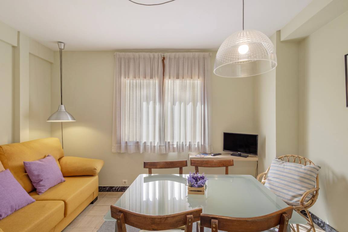 35 M² Apartamento ∙ 2 Habitaciones ∙ 3 Huéspedes - Pedraforca
