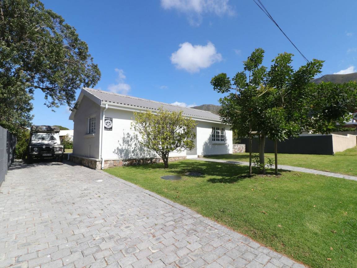 85 M² House ∙ 2 Bedrooms ∙ 4 Guests - Hermanus
