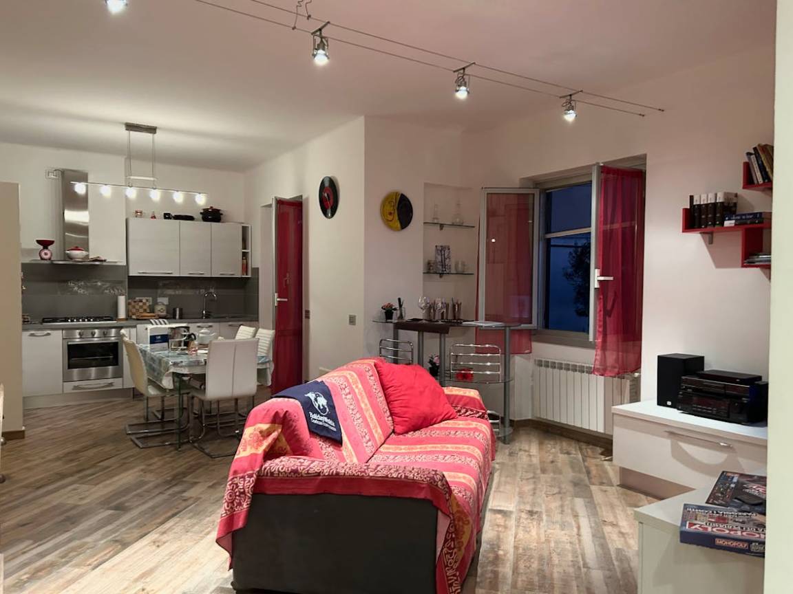 75 M² Apartamento ∙ 2 Habitaciones ∙ 5 Huéspedes - Arenzano