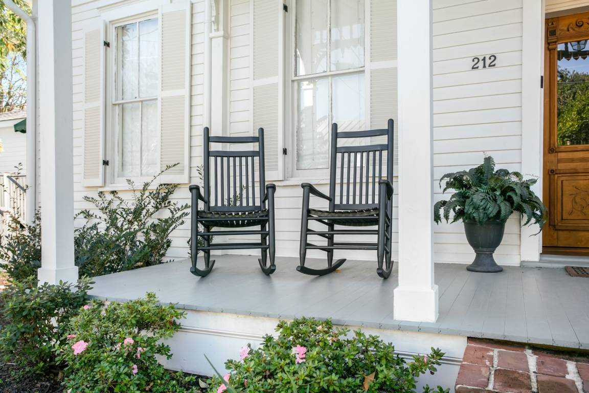 Cottage ∙ 3 Bedrooms ∙ 8 Guests - Natchez, MS