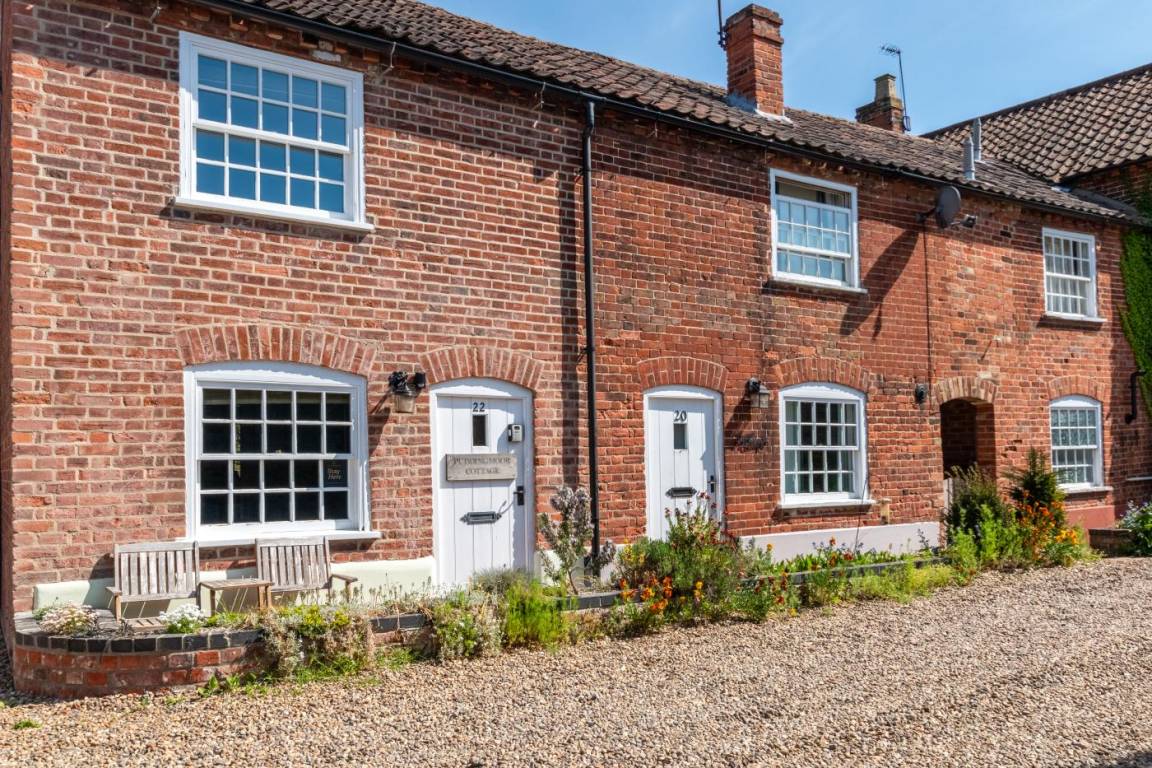 Cottage ∙ 2 Bedrooms ∙ 3 Guests - Beccles