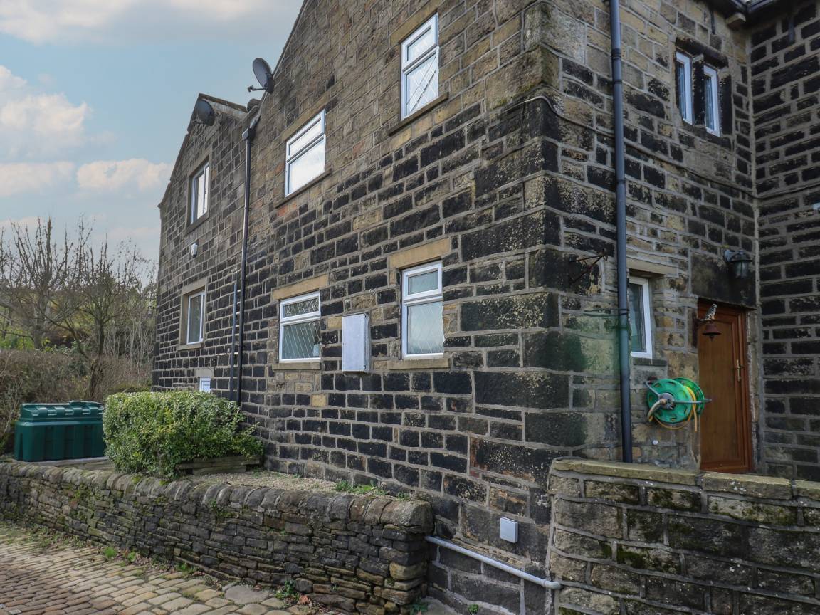 Cottage ∙ 2 Bedrooms ∙ 4 Guests - West Yorkshire