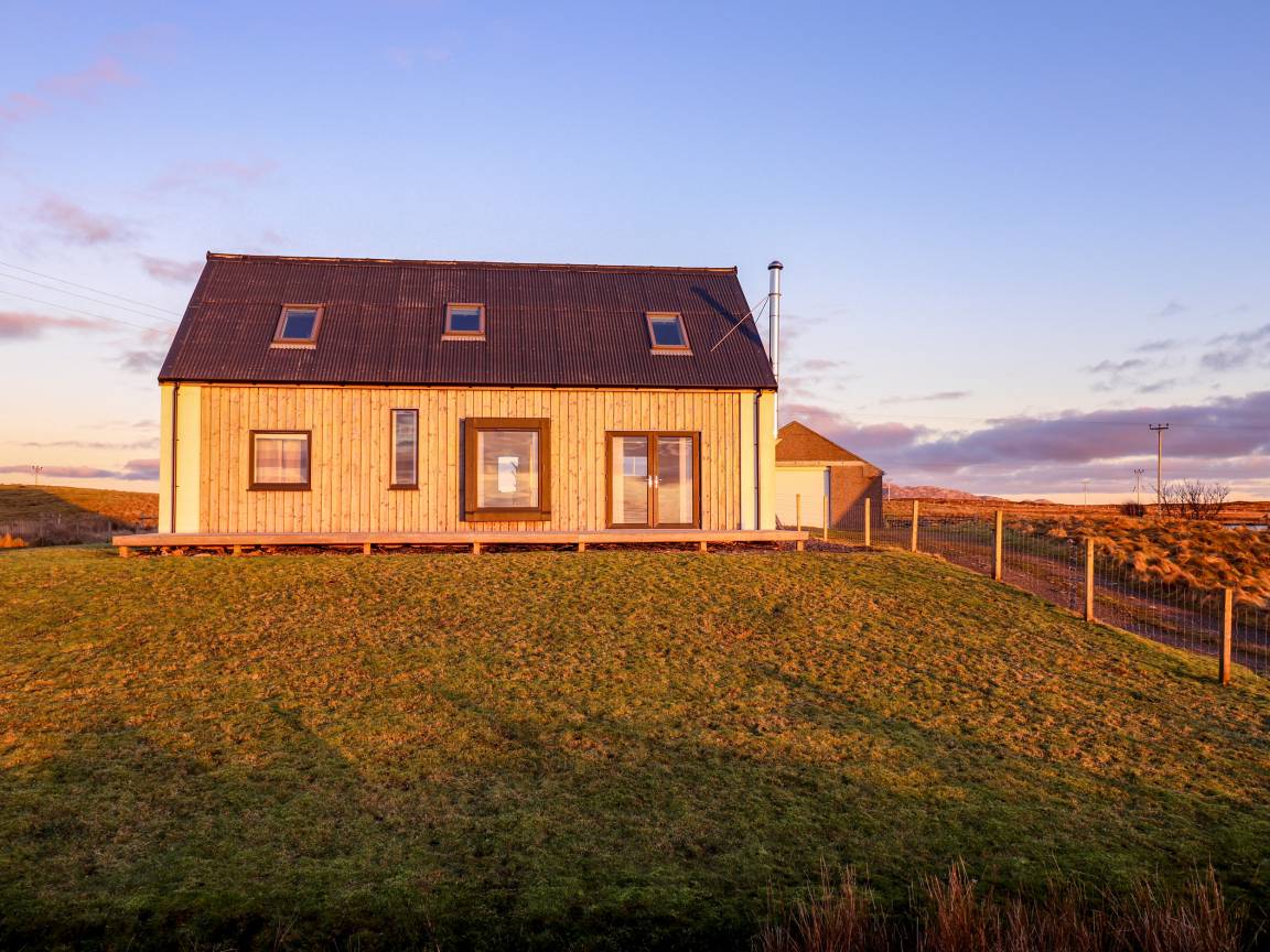 Cottage ∙ 3 Bedrooms ∙ 6 Guests - North Uist