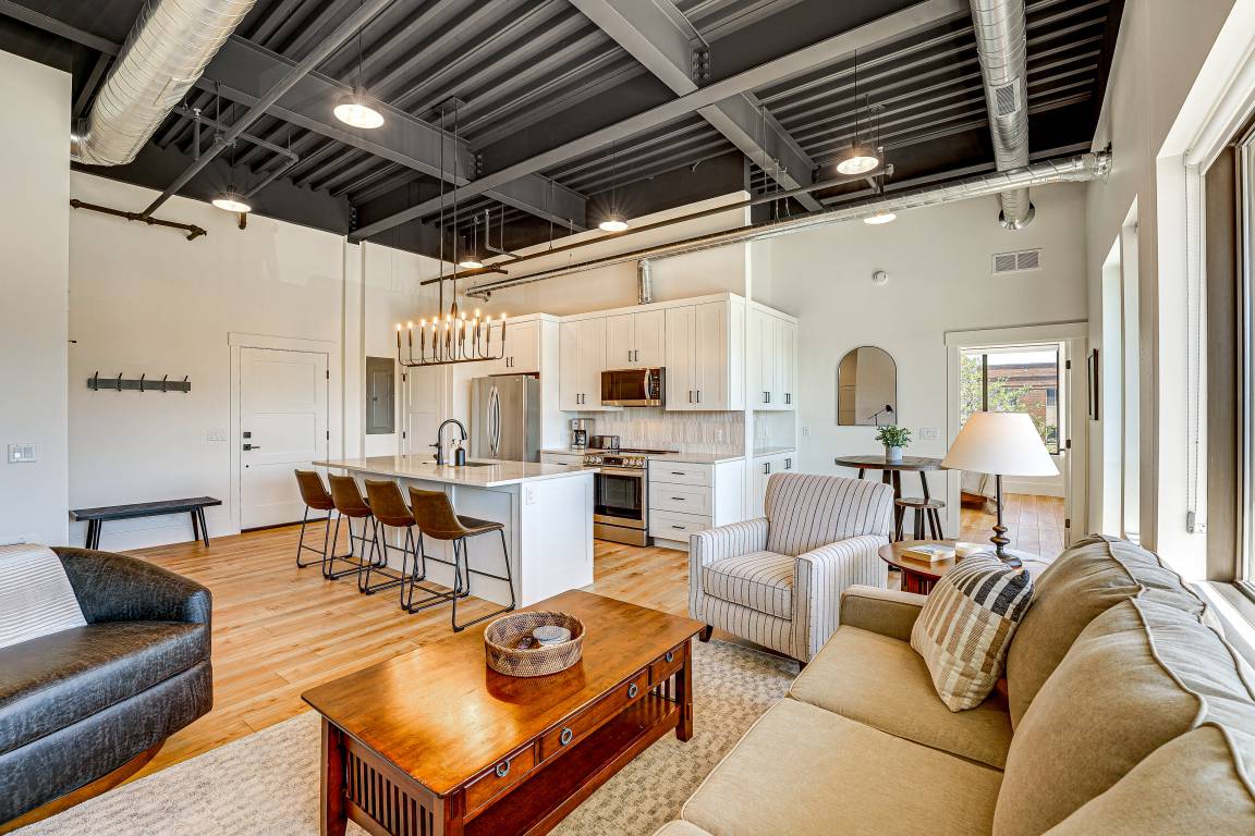 93 M² Apartment ∙ 2 Bedrooms ∙ 6 Guests - Grand Haven, MI