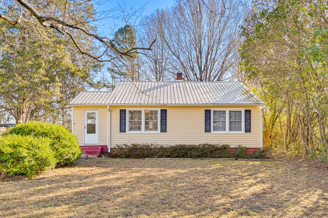 92 M² House ∙ 2 Bedrooms ∙ 6 Guests - Lexington, NC