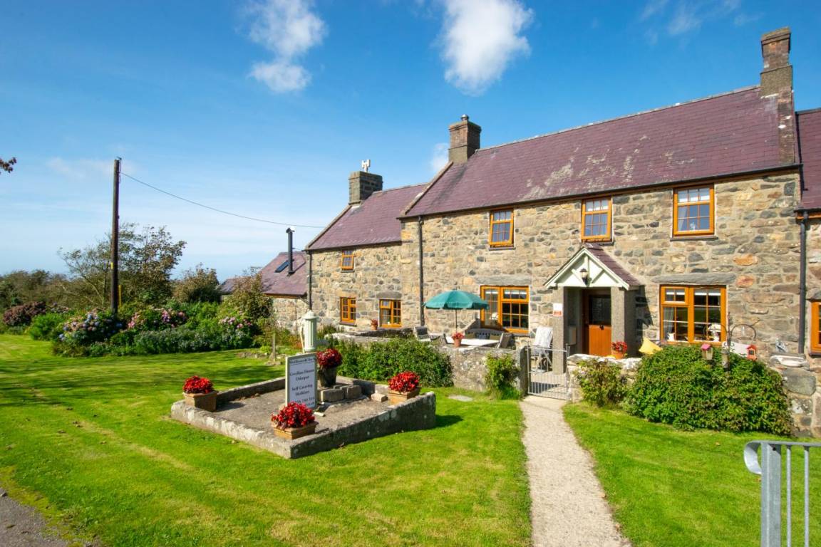 Cottage ∙ 2 Bedrooms ∙ 4 Guests - North Wales