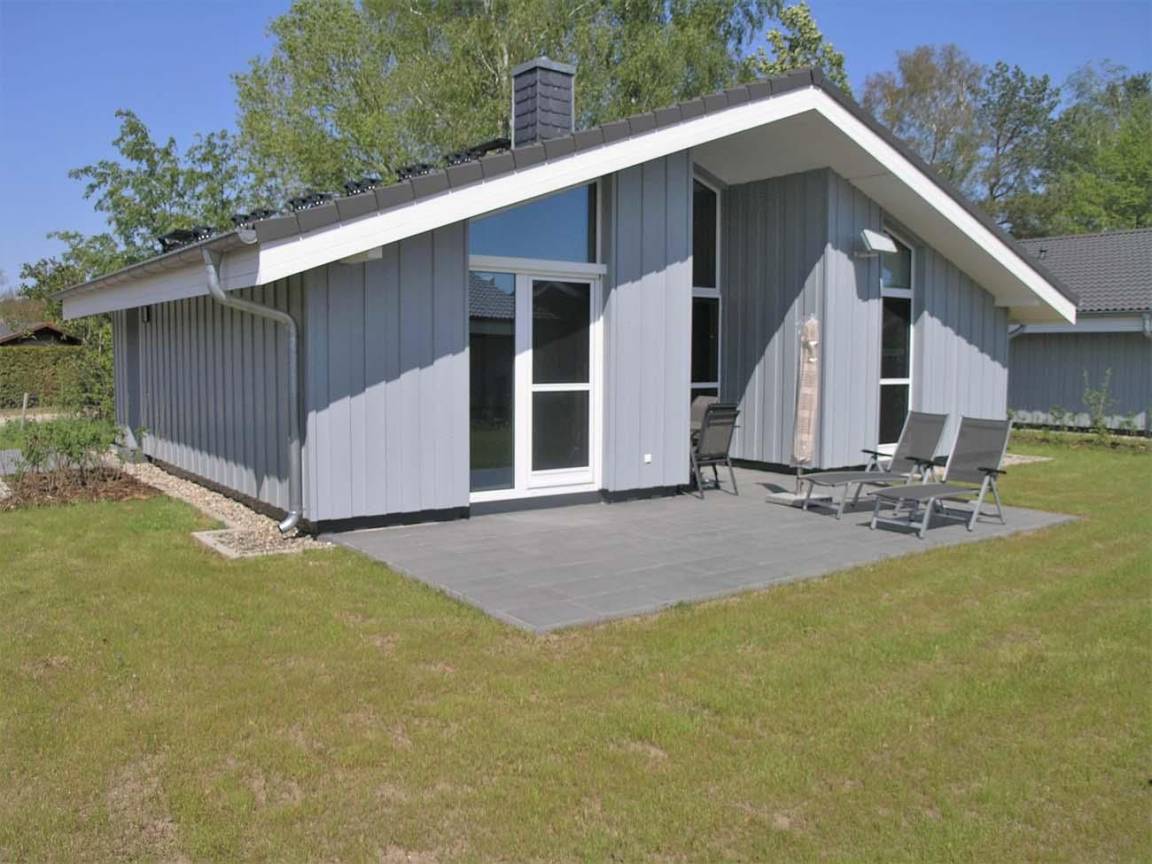 77 M² Ferienhaus ∙ 2 Schlafzimmer ∙ 4 Gäste - Kratzeburg