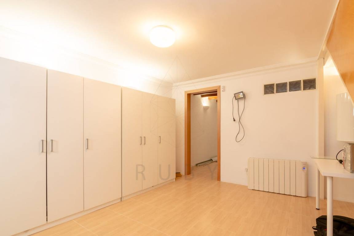 200 M² Maison De Vacances ∙ 2 Chambres ∙ 4 Personnes - Barcelone