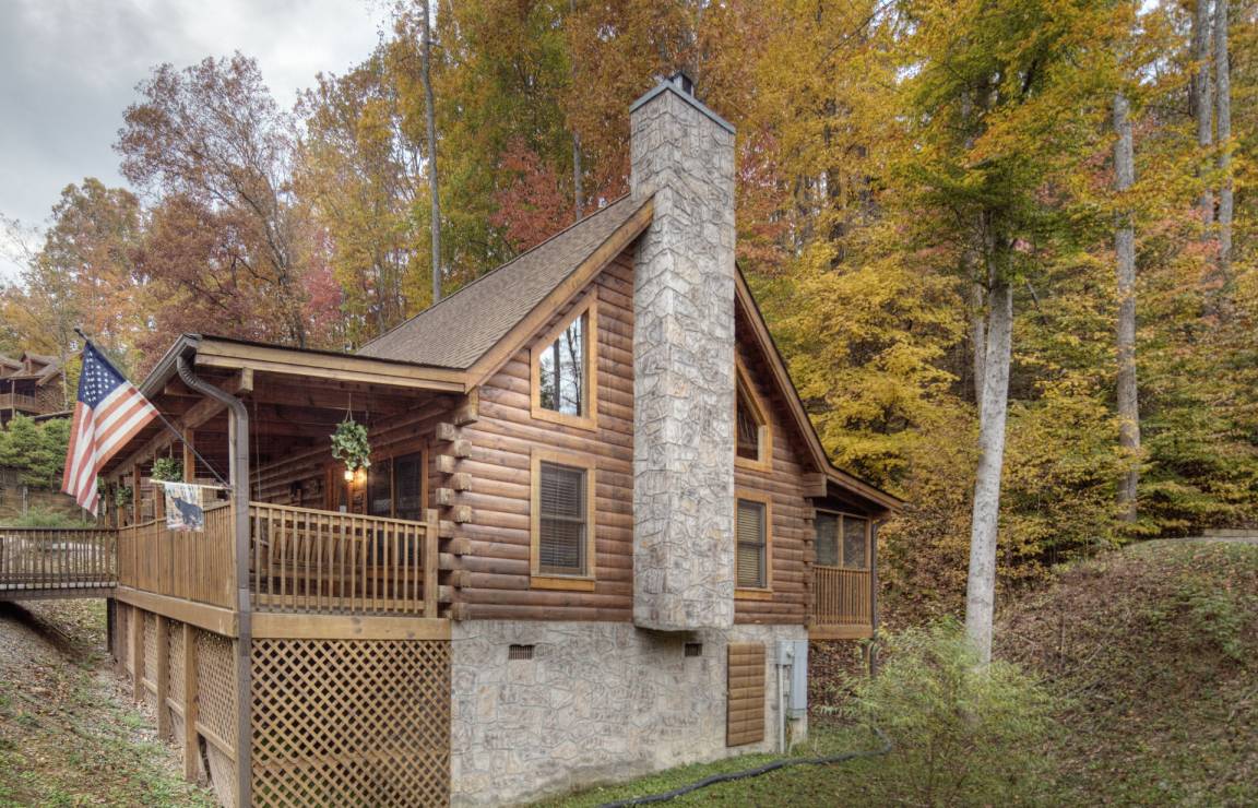 Cabin ∙ 2 Bedrooms ∙ 6 Guests - Pigeon Forge, TN