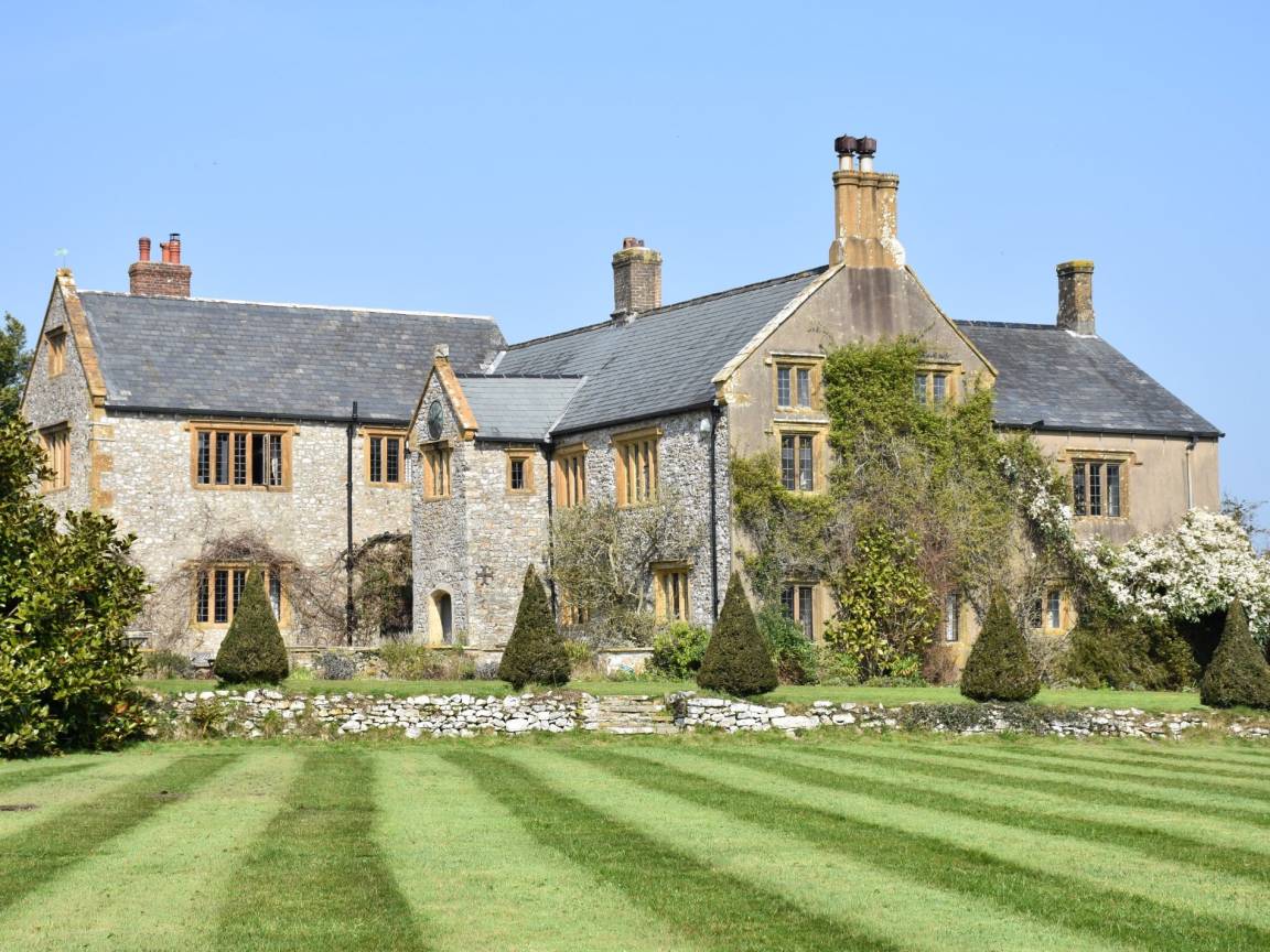 Cottage ∙ 11 Bedrooms ∙ 24 Guests - Exmoor