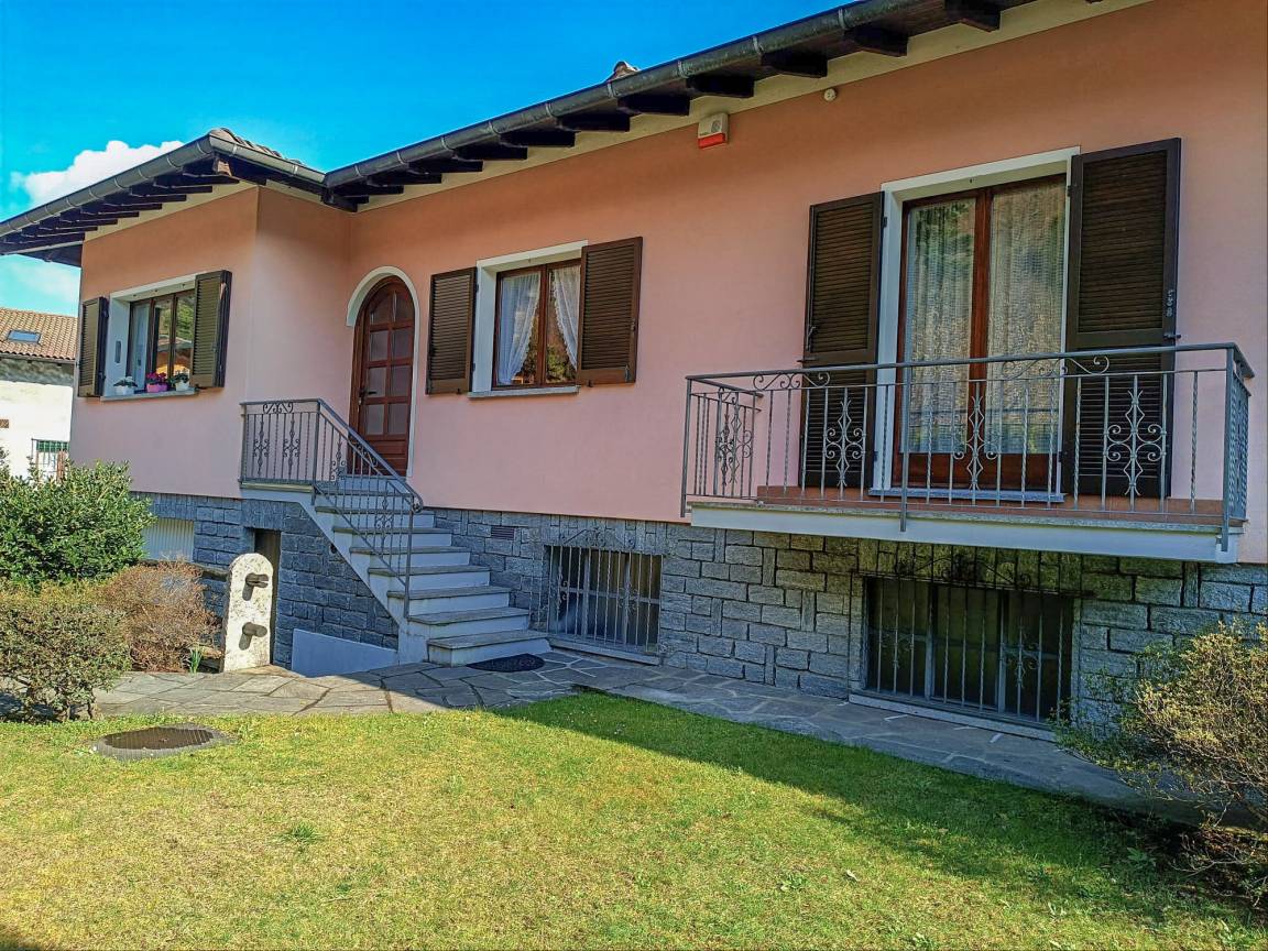 65 M² Ferienwohnung ∙ 2 Schlafzimmer ∙ 3 Gäste - Cannobio