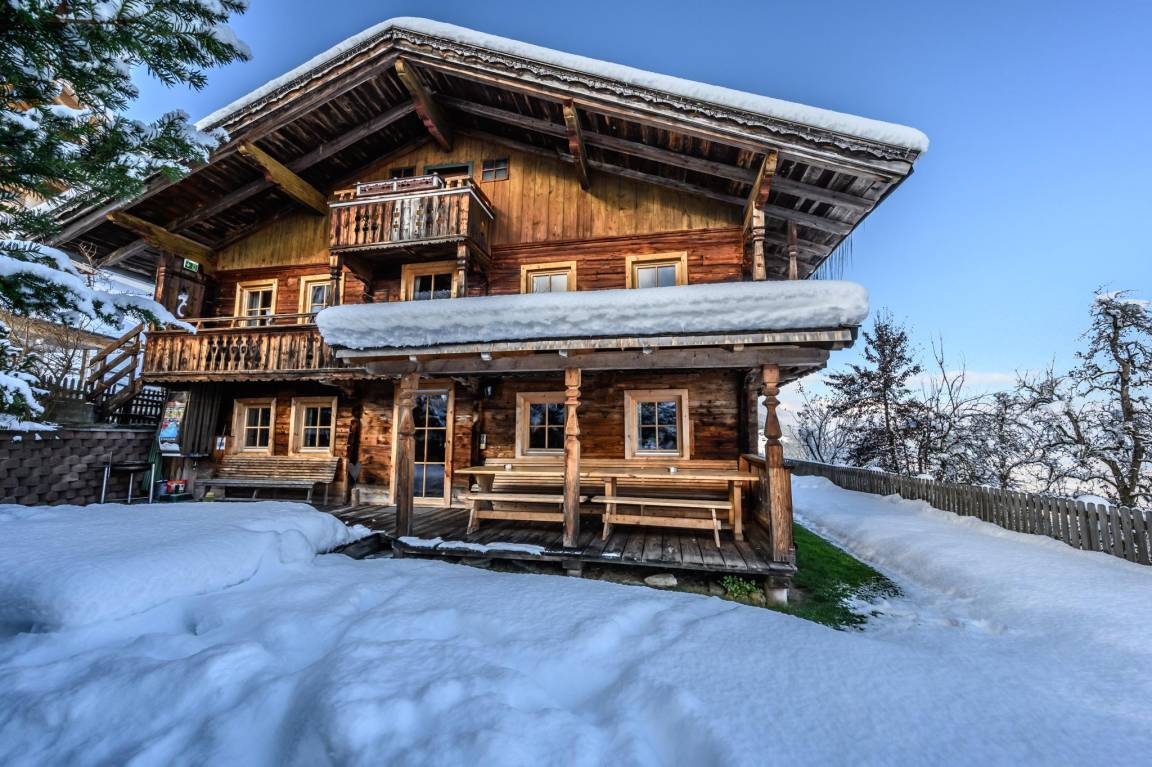 240 M² Ferienhaus ∙ 6 Schlafzimmer ∙ 15 Gäste - Zillertal