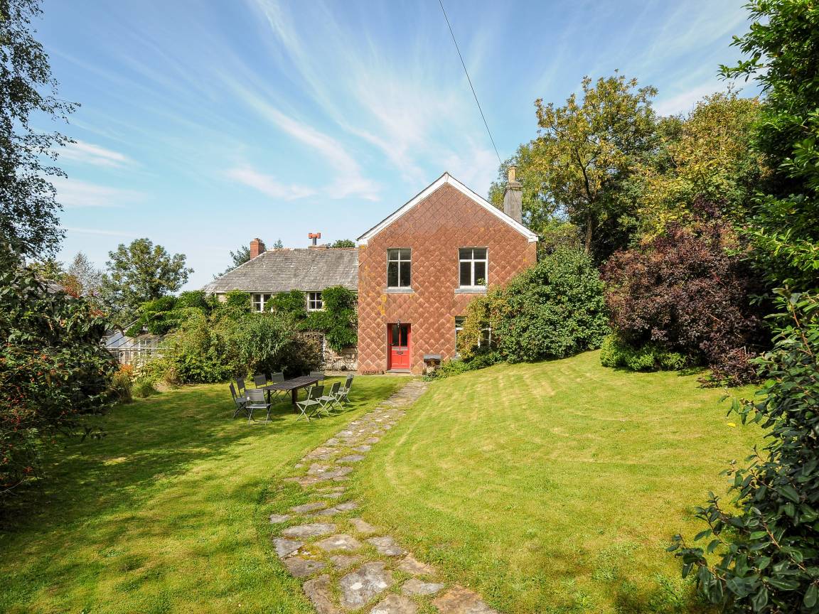 Cottage ∙ 7 Bedrooms ∙ 13 Guests - Devon
