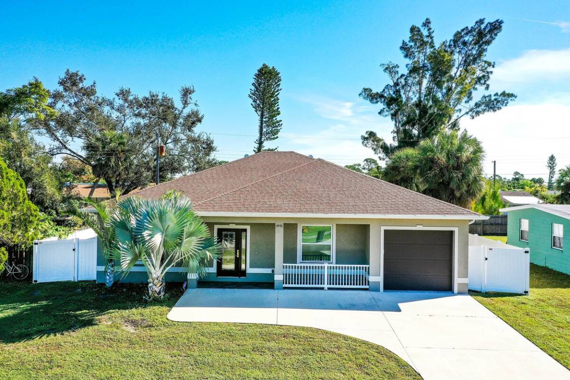 124 M² House ∙ 3 Bedrooms ∙ 6 Guests - North Port, FL