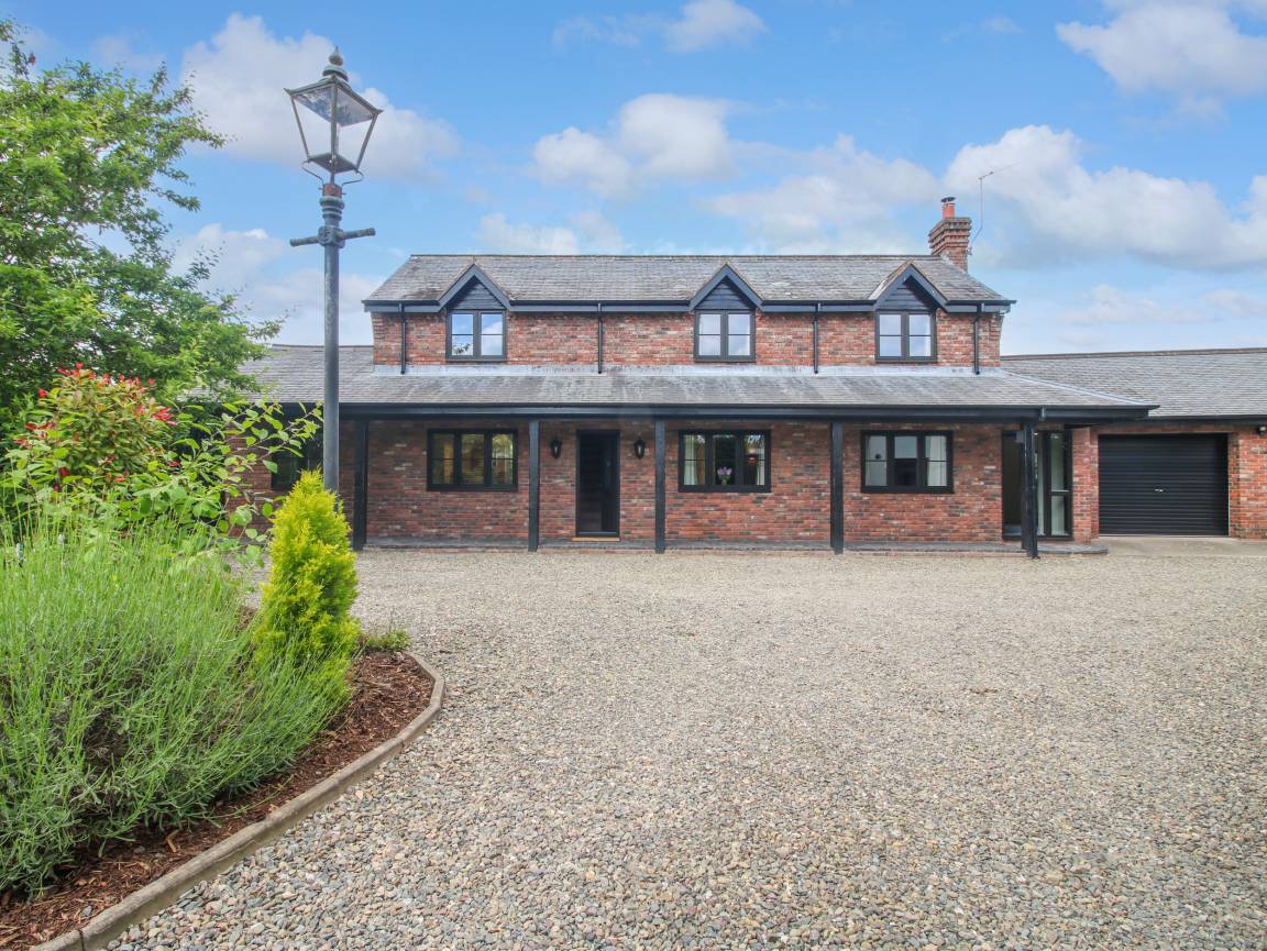 Cottage ∙ 4 Bedrooms ∙ 8 Guests - Oswestry