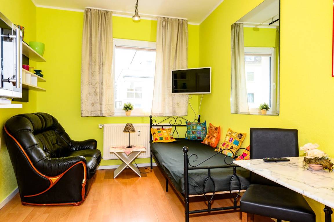 21 M² Apartment ∙ 1 Bedroom ∙ 1 Guest - Bonn