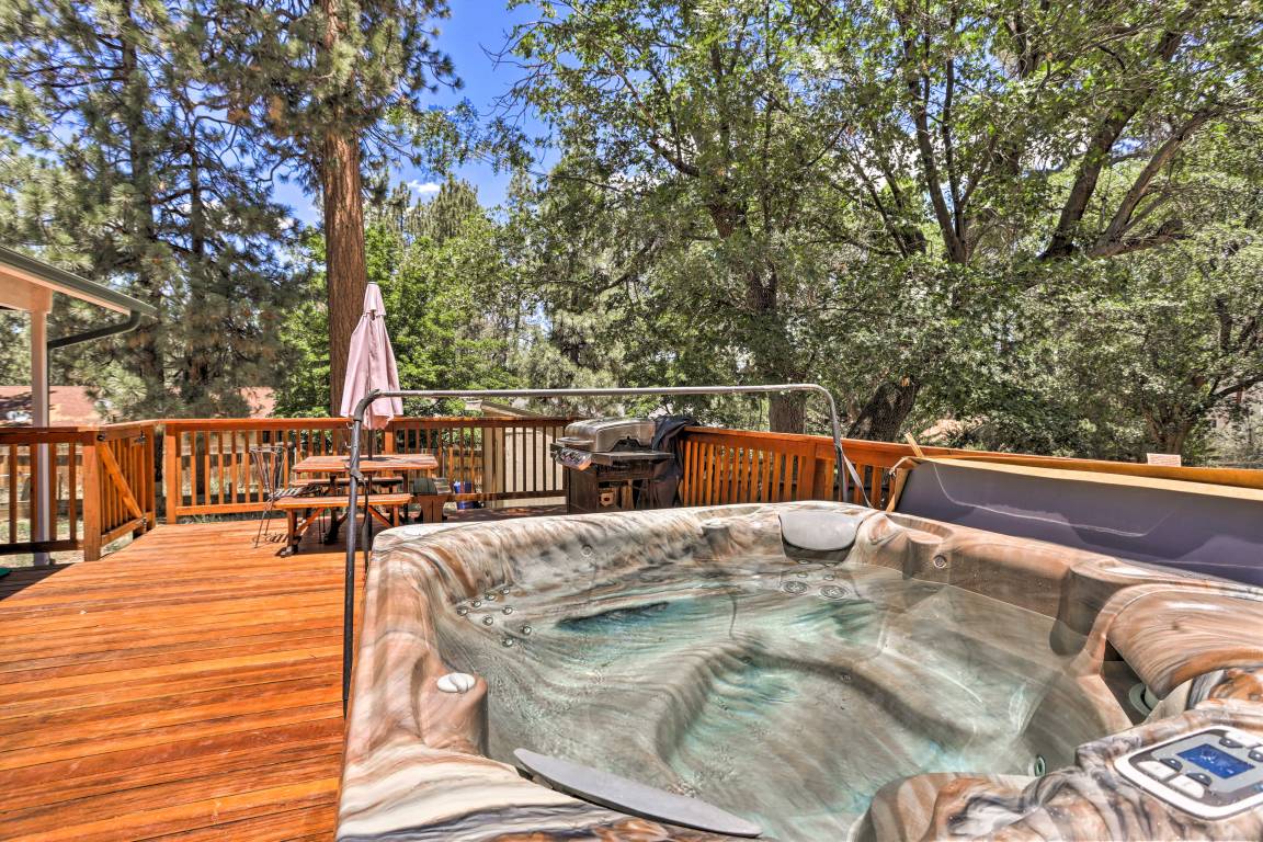 111 M² House ∙ 2 Bedrooms ∙ 6 Guests - Big Bear, CA