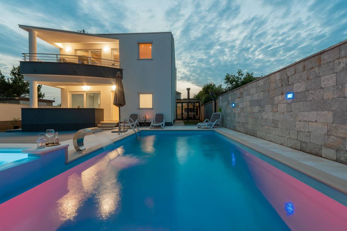 88 M² Villa ∙ 4 Bedrooms ∙ 8 Guests - Zadar