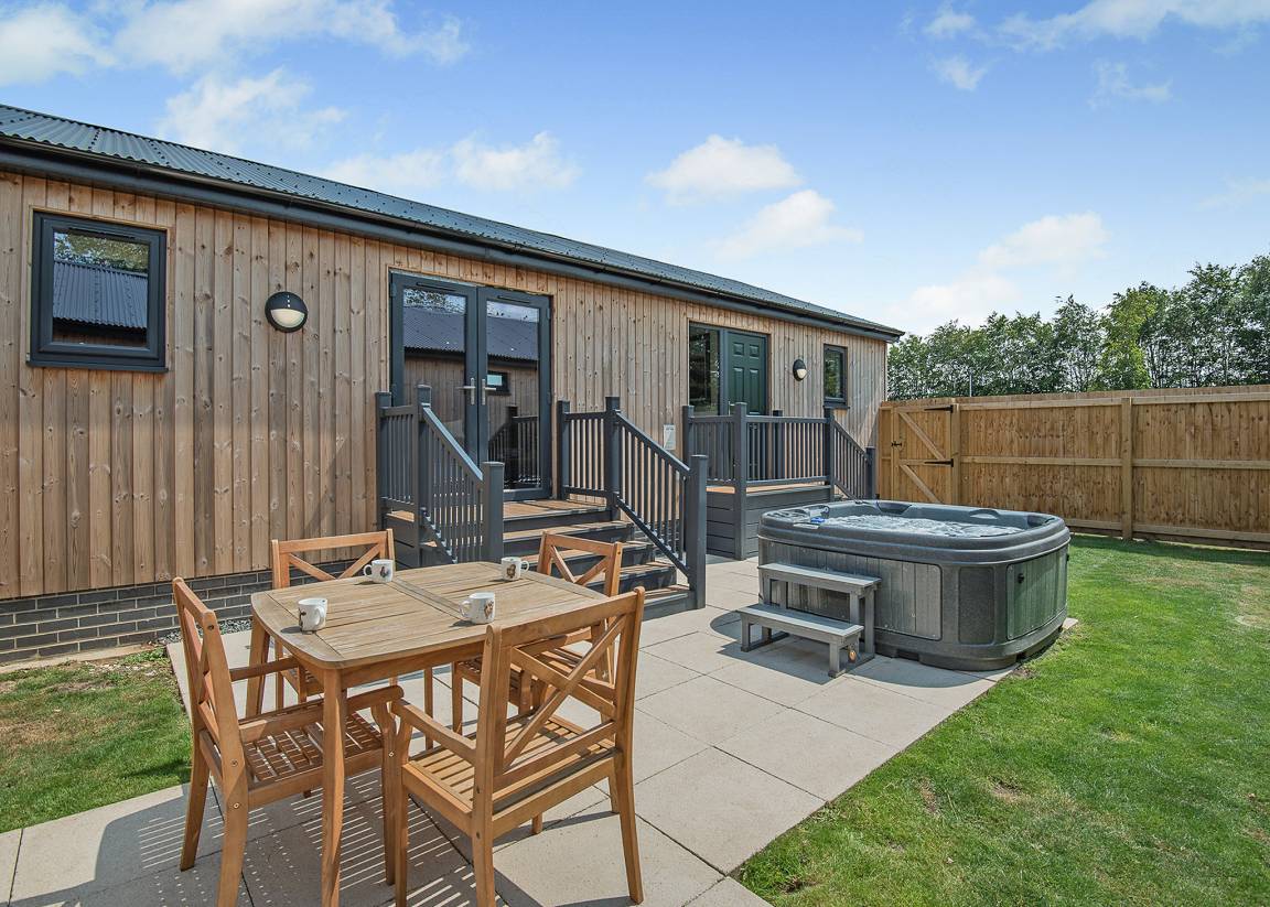 Chalet ∙ 2 Bedrooms ∙ 4 Guests - Lincolnshire
