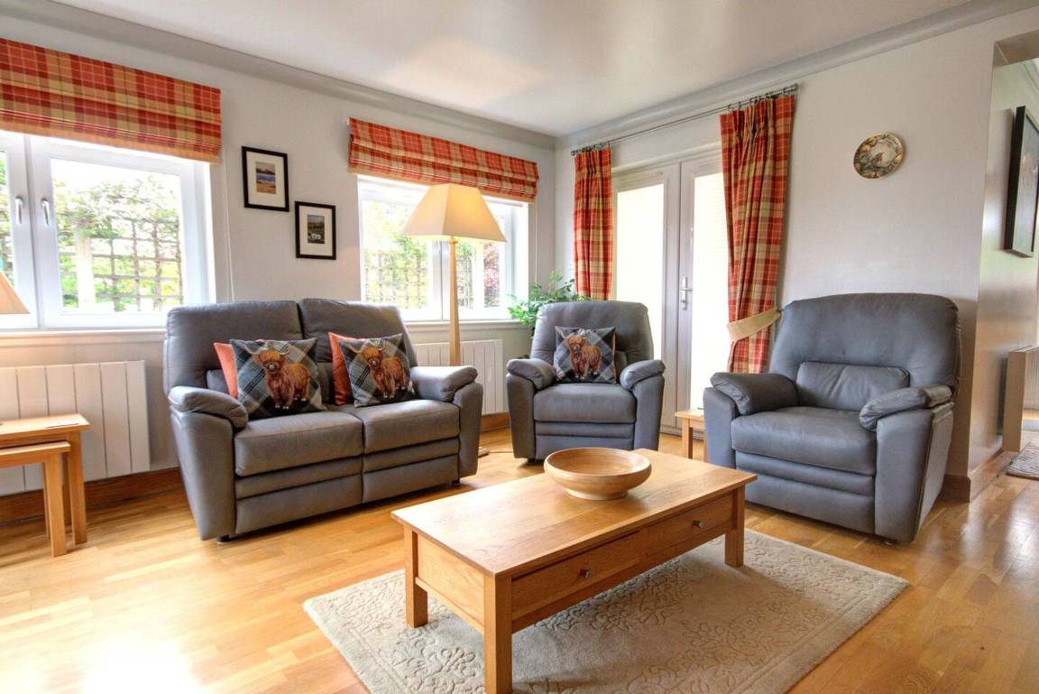 90 M² Apartment ∙ 2 Bedrooms ∙ 4 Guests - Brora