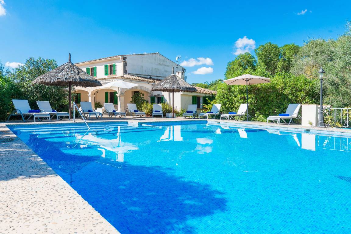 335 M² Villa ∙ 5 Schlafzimmer ∙ 10 Gäste - Petra