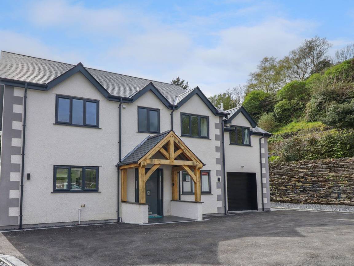 Cottage ∙ 5 Bedrooms ∙ 9 Guests - Portmeirion