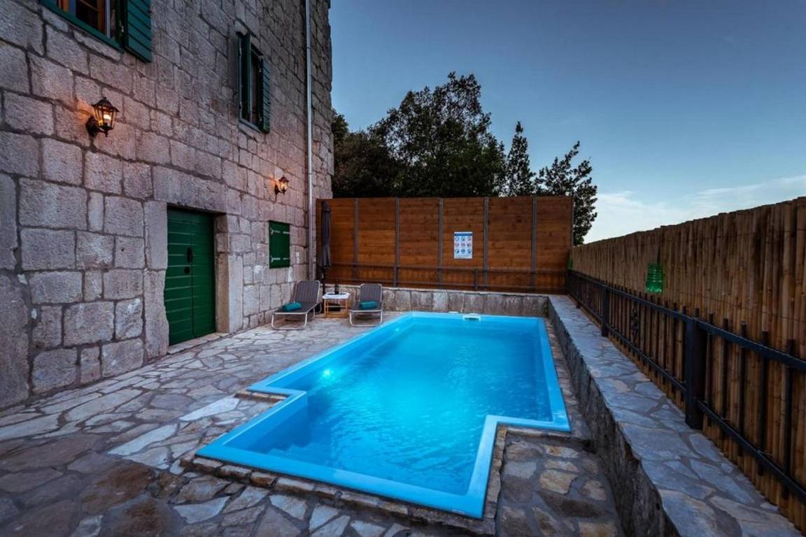 130 M² Villa ∙ 2 Bedrooms ∙ 6 Guests - Makarska Riviera